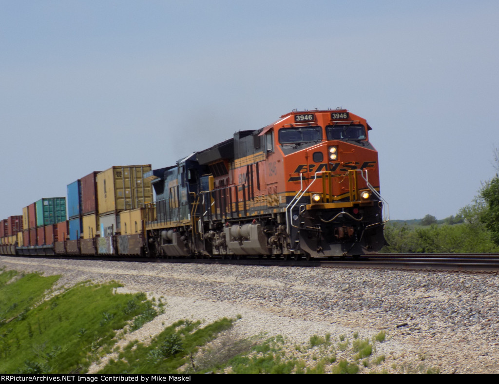 BNSF 3946